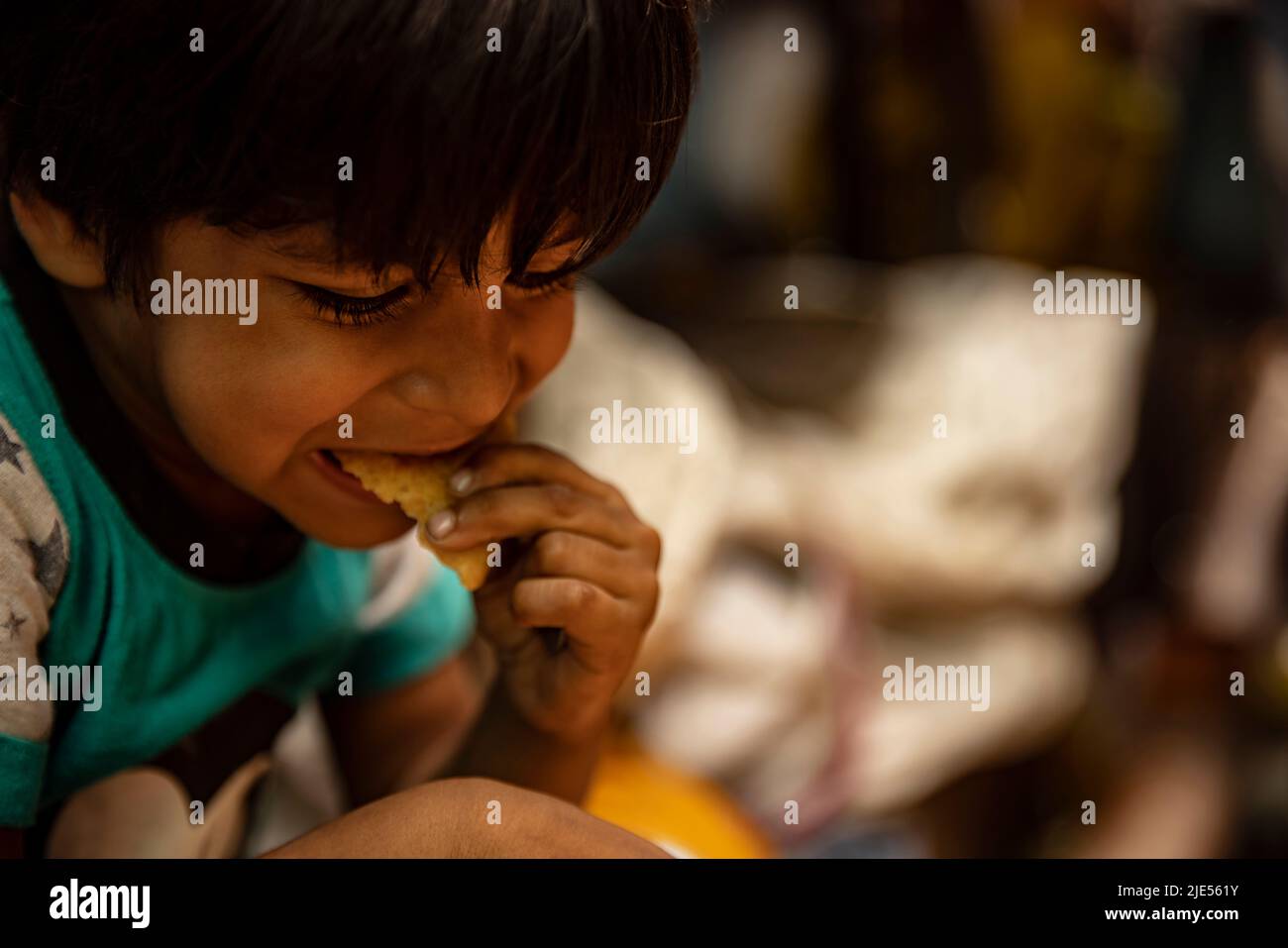 Street food person bread hi-res stock photography and images - Alamy