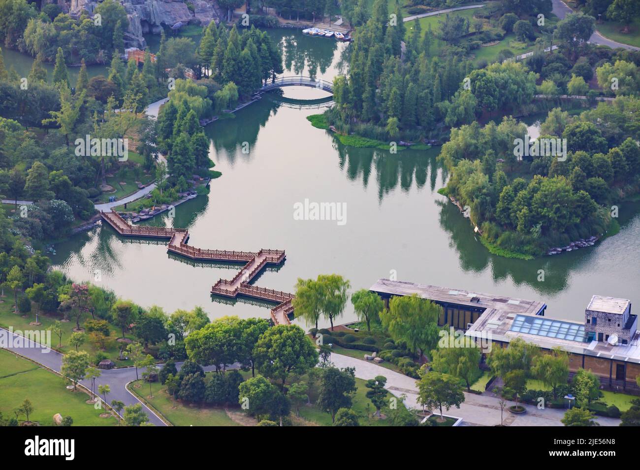 Zhejiang ningbo yinzhou yinzhou park lake Stock Photo - Alamy