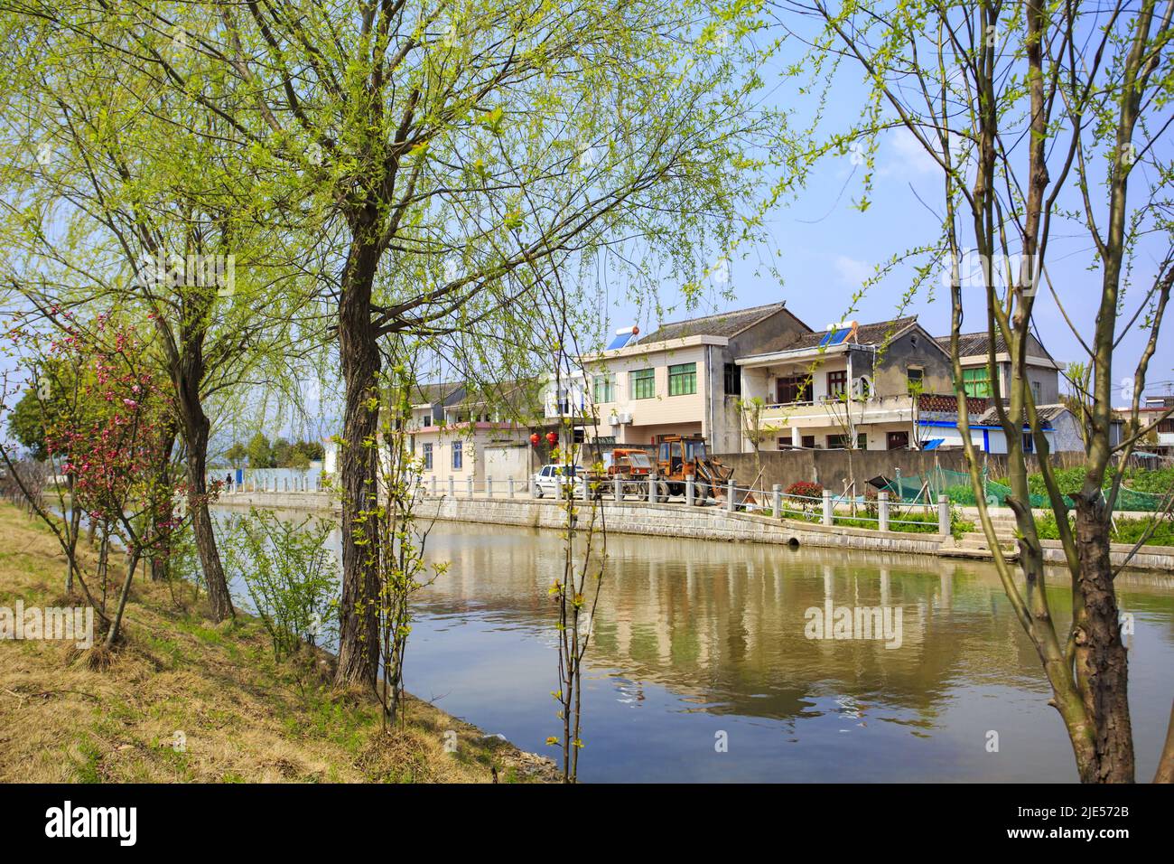 Villages houses hi-res stock photography and images - Alamy