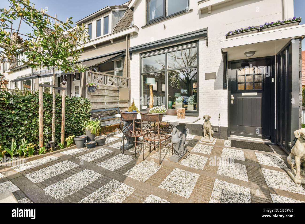 Outdoor terrace at the modern luxury hotel hi-res stock photography and ...