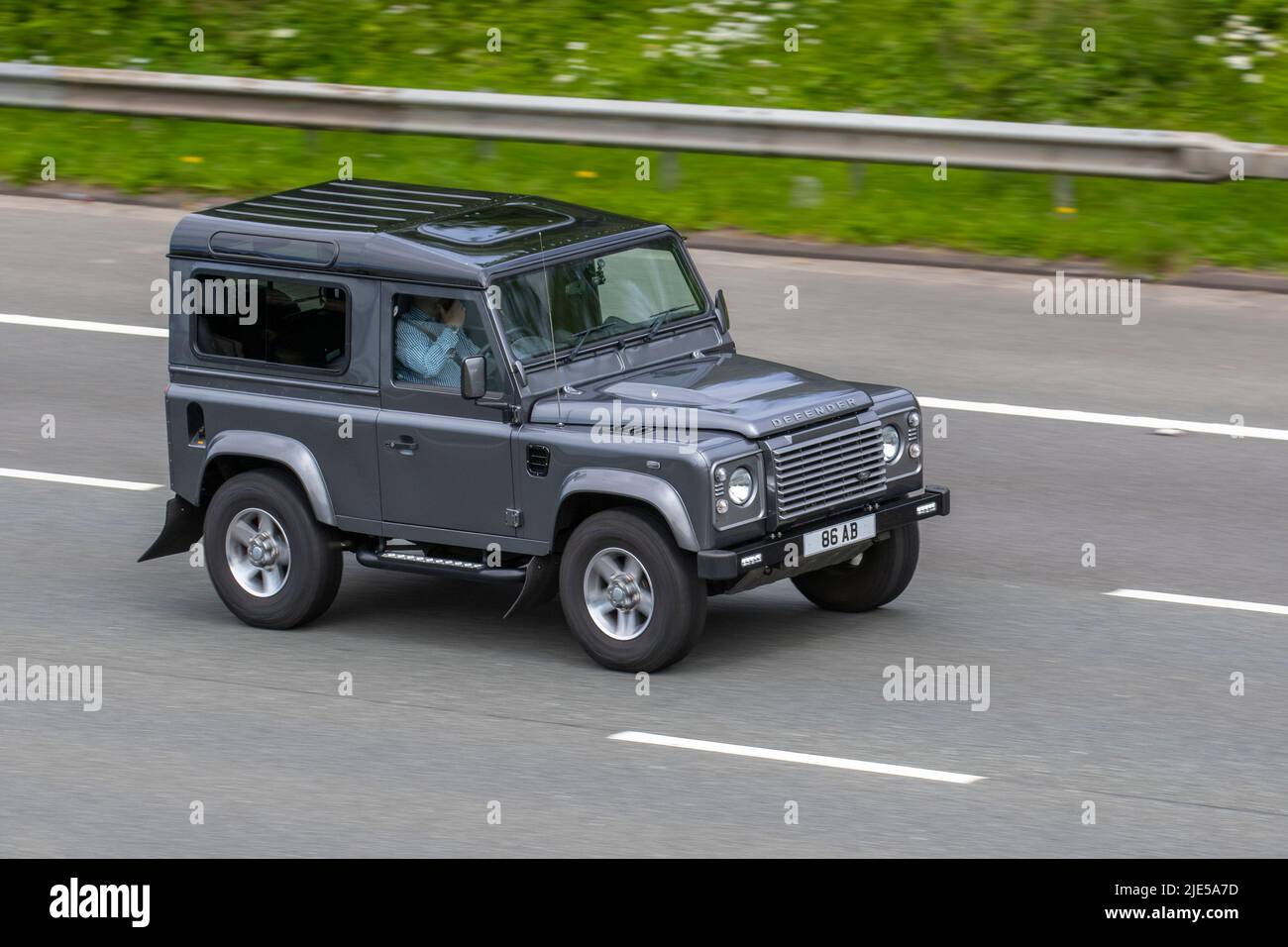 2016 Grey Land Rover Defender SWB 2198ccc Diesel 4x4 off-road 4wd ...