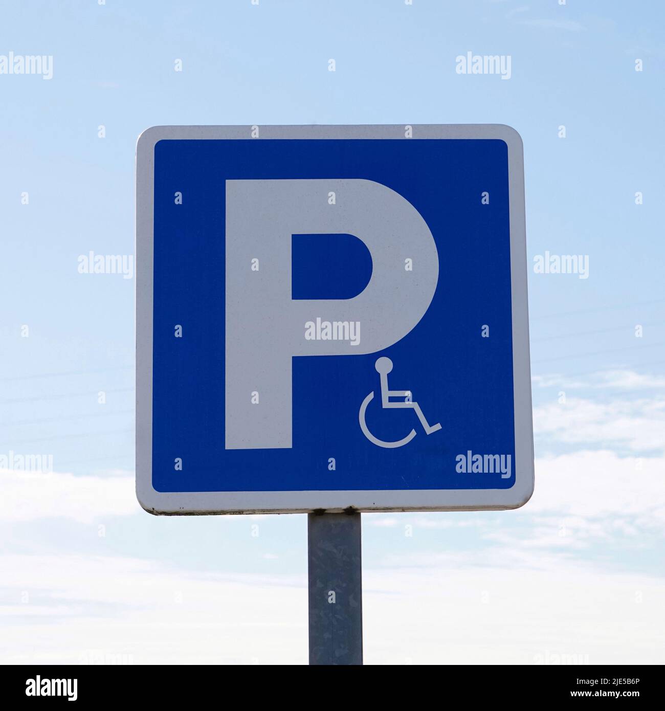 wheelchair traffic signal on the street Stock Photo - Alamy