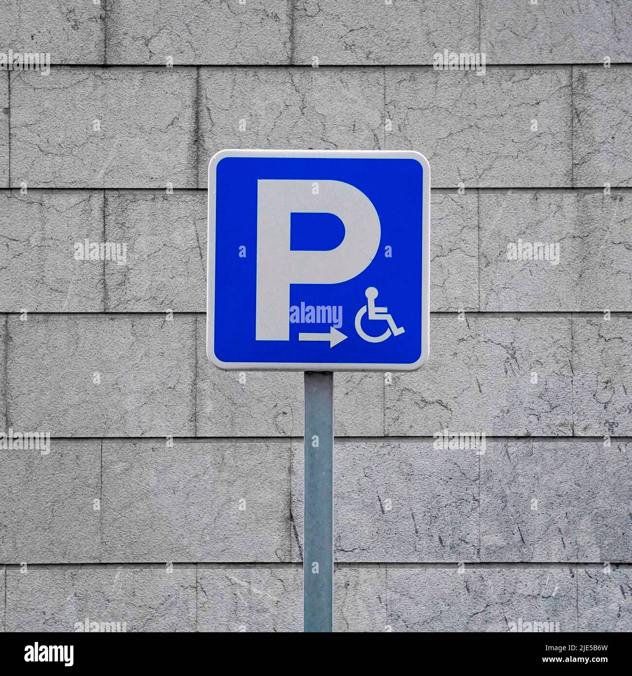 wheelchair traffic signal on the street Stock Photo - Alamy