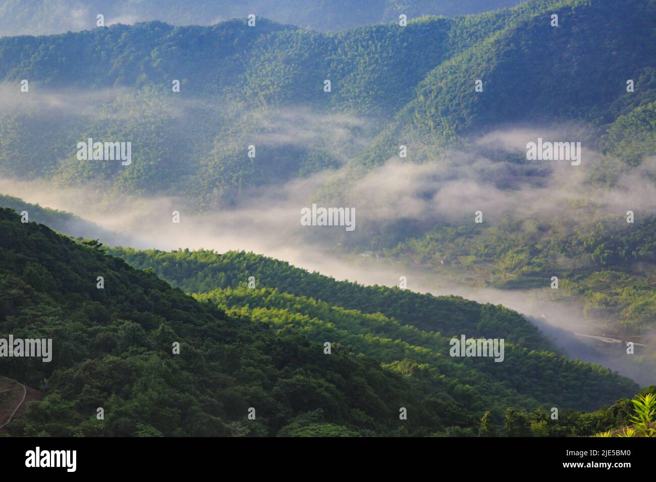 Yanshan mountains hi-res stock photography and images - Alamy