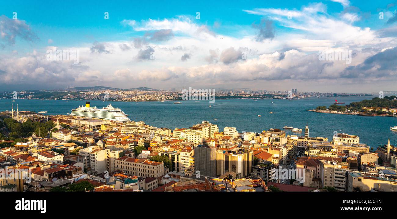 Aerial view of Isanbul old town district with Bosphorus waterway ...