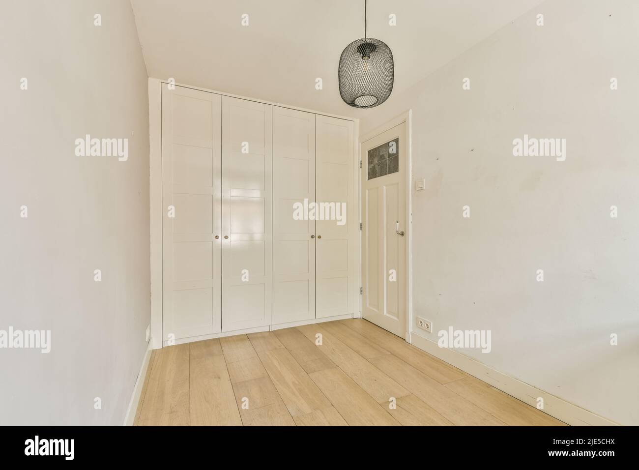 A cozy and spacious empty room in a luxury house Stock Photo - Alamy