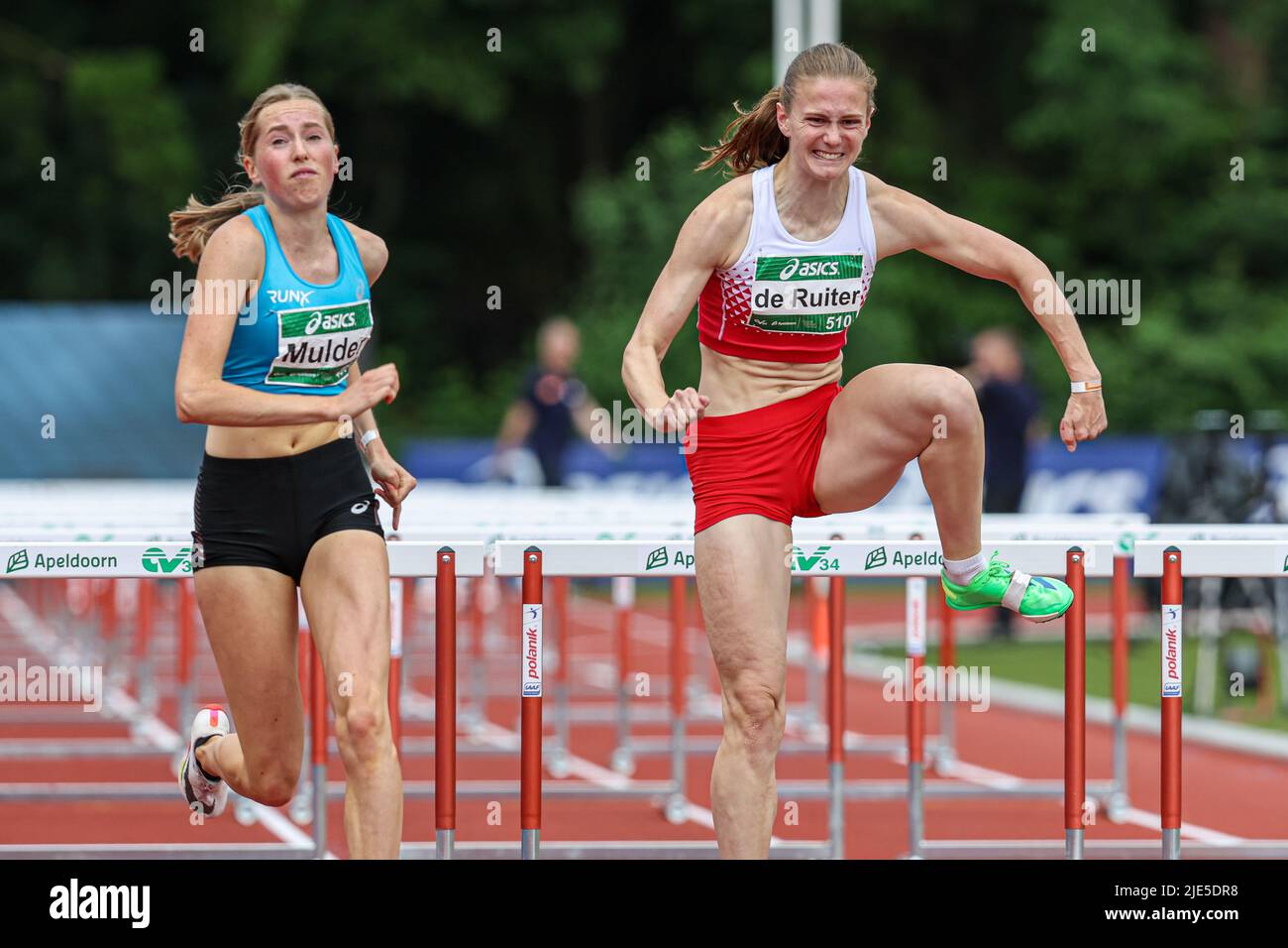 APELDOORN, NETHERLANDS - JUNE 25: Sophia Mulder of The Netherlands ...