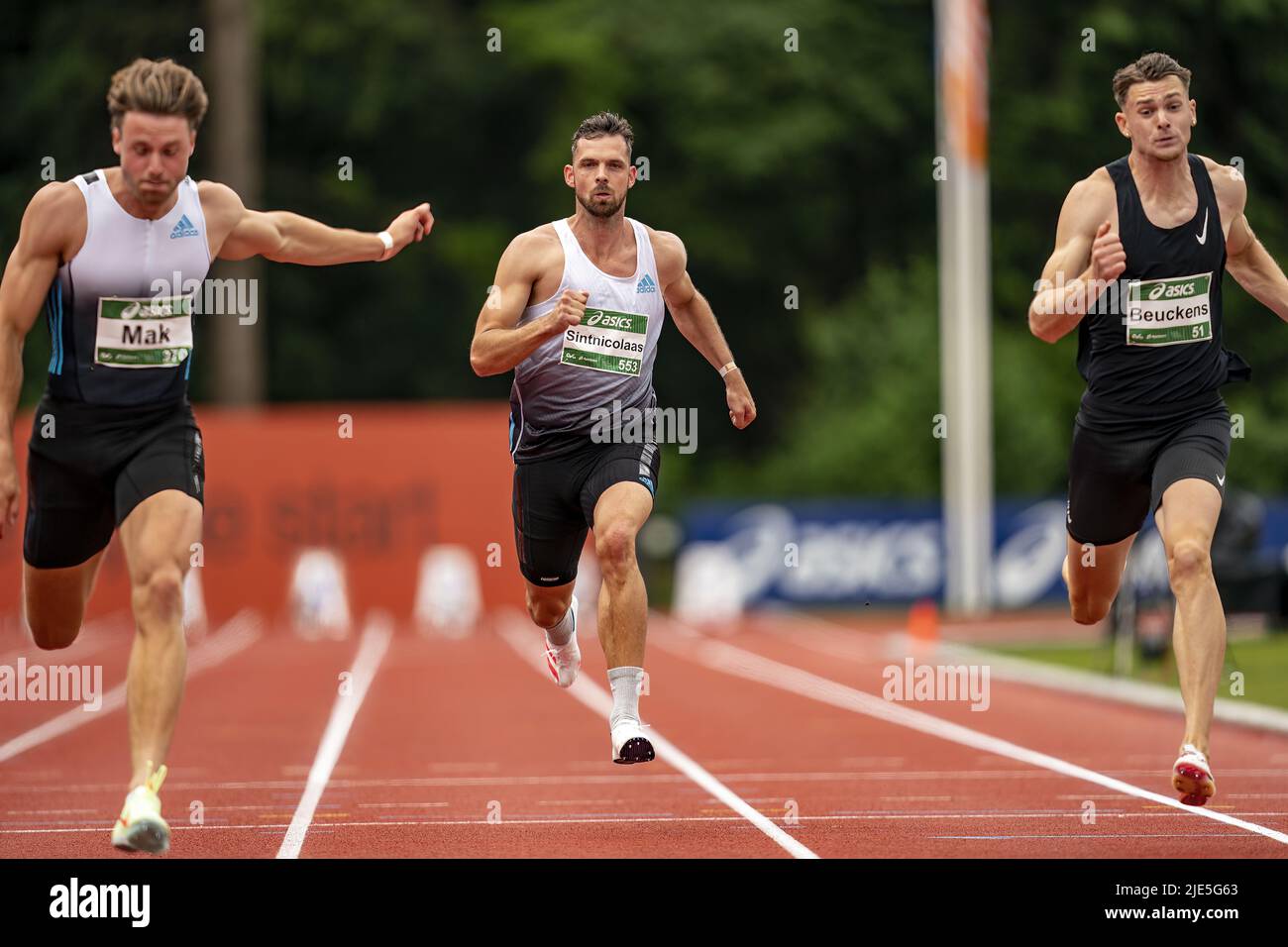 APELDOORN - Athlete Eelco Sintnicolaas during the 100 meters section of ...