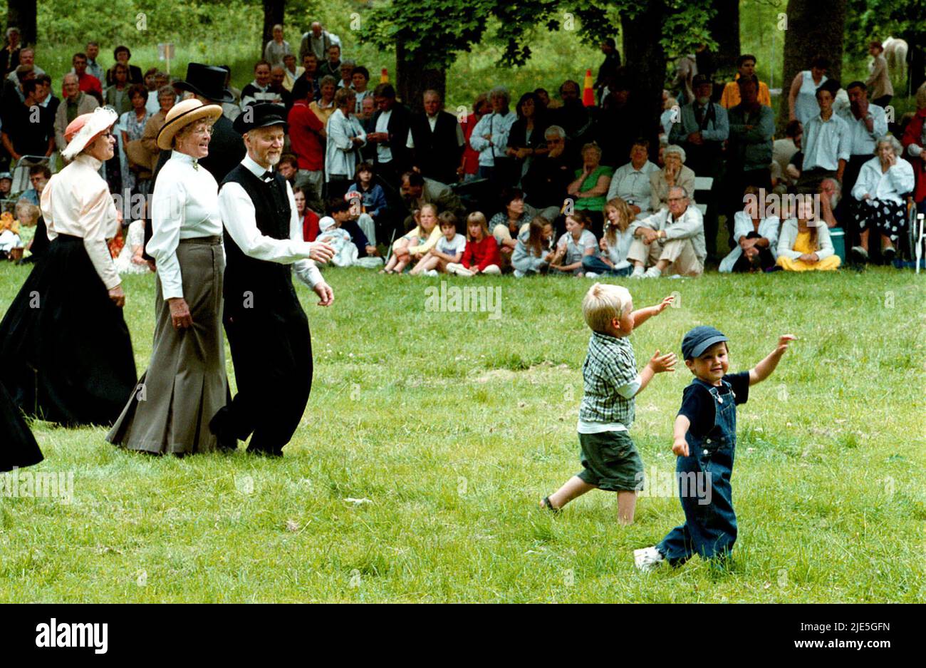 People during a midsummer celebration in Medevi brunn, Sweden Stock ...