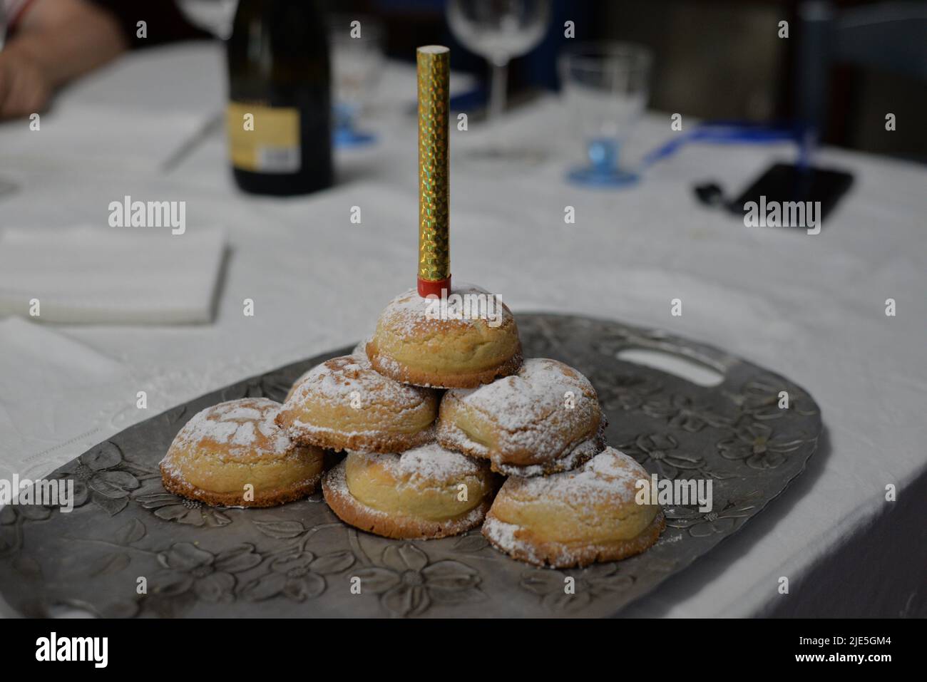 Neapolitan pastry hi-res stock photography and images - Alamy