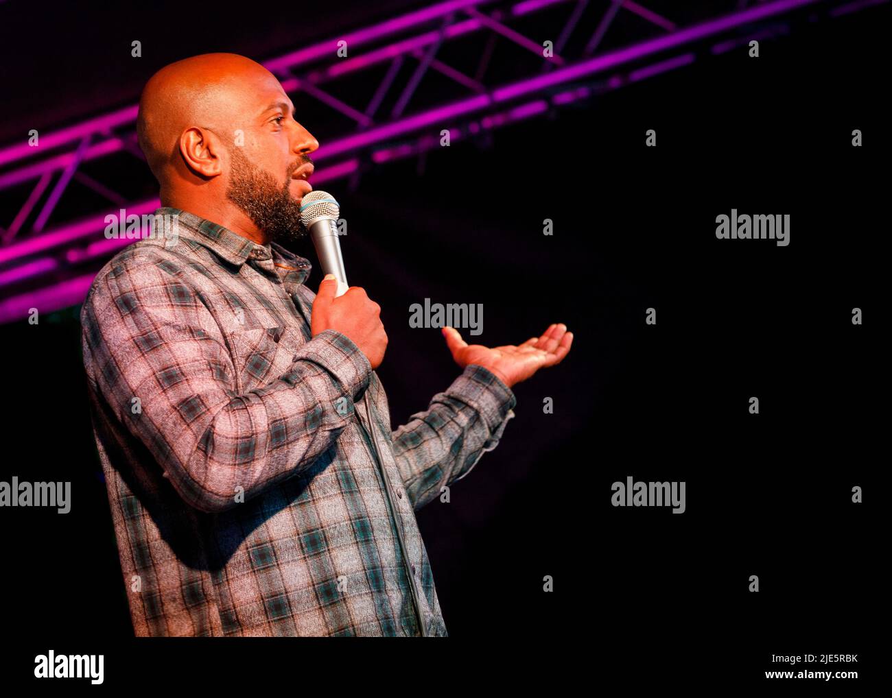 Dinesh Nathan (Romesh Ranganathan's brother), Stand Up Comedian, Leigh ...