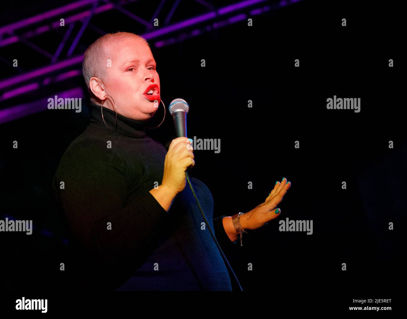 Jonathan ross comedy club hi-res stock photography and images - Alamy