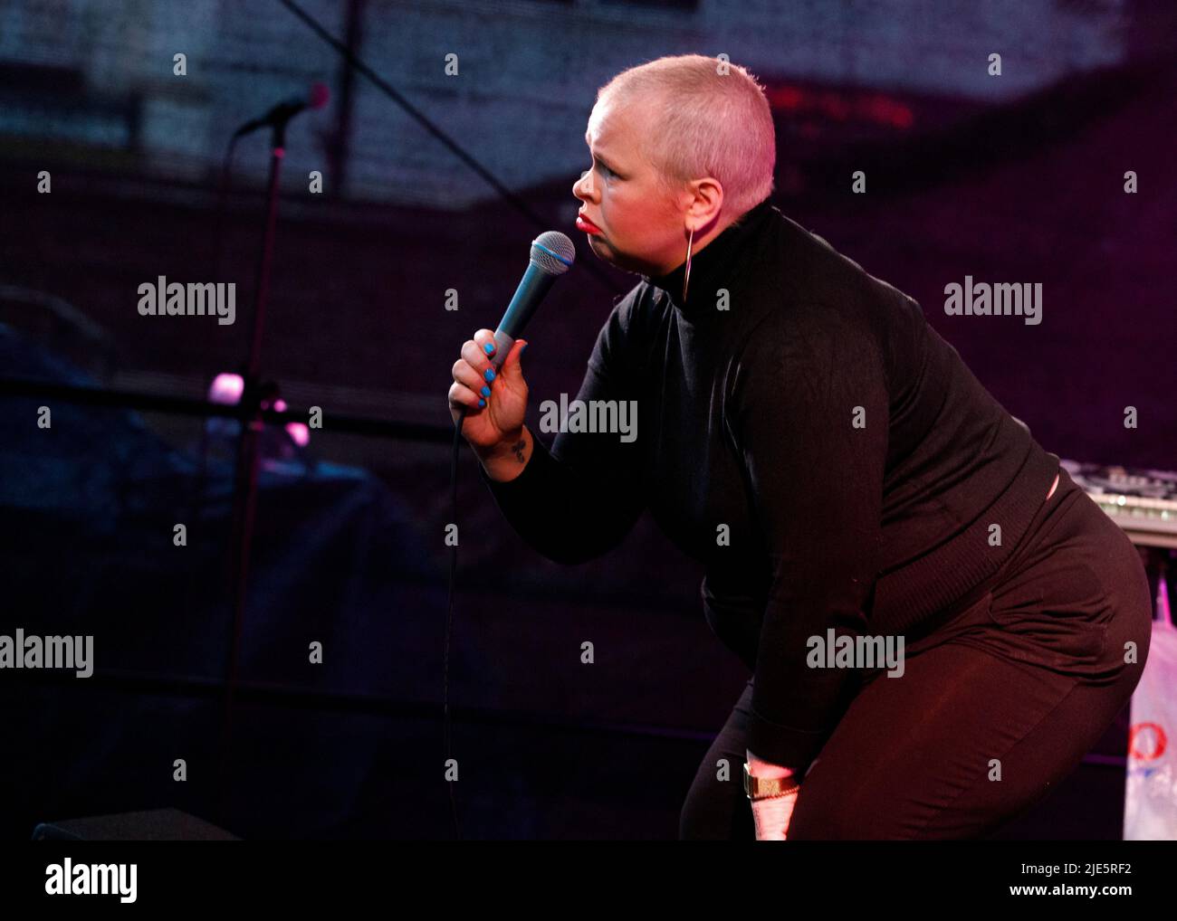 Mo gilligan lateish show hi-res stock photography and images - Alamy