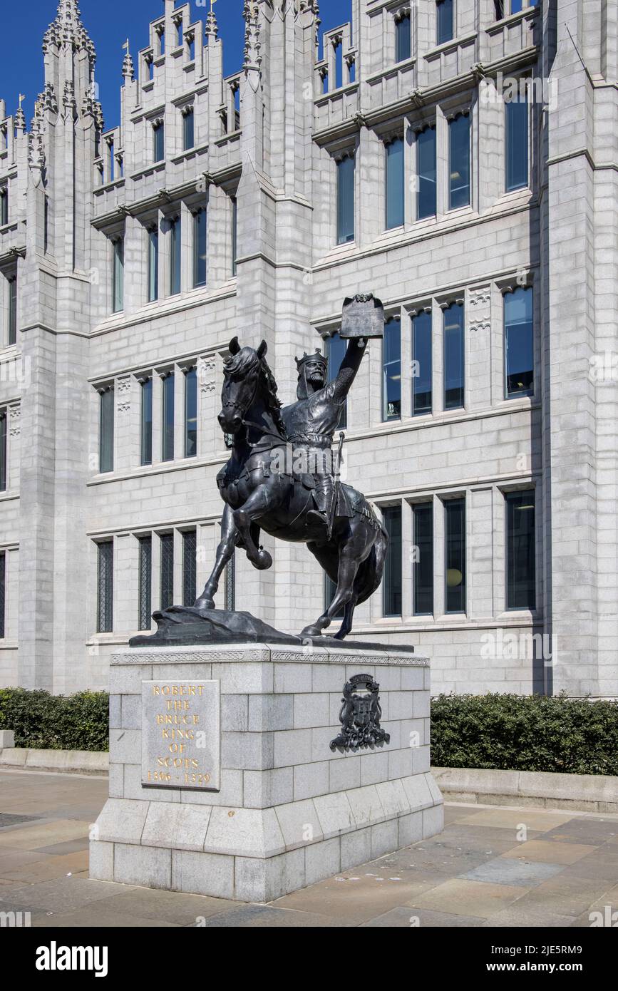 statue of robert the bruce outside marischal college part of the ...