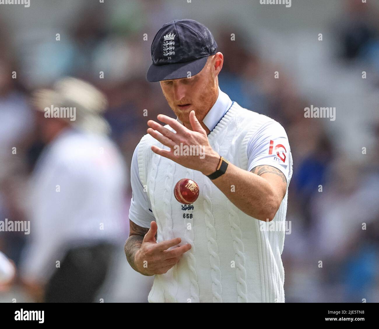 Leeds, UK. 25th June, 2022. Ben Stokes of England juggles the ball in ...
