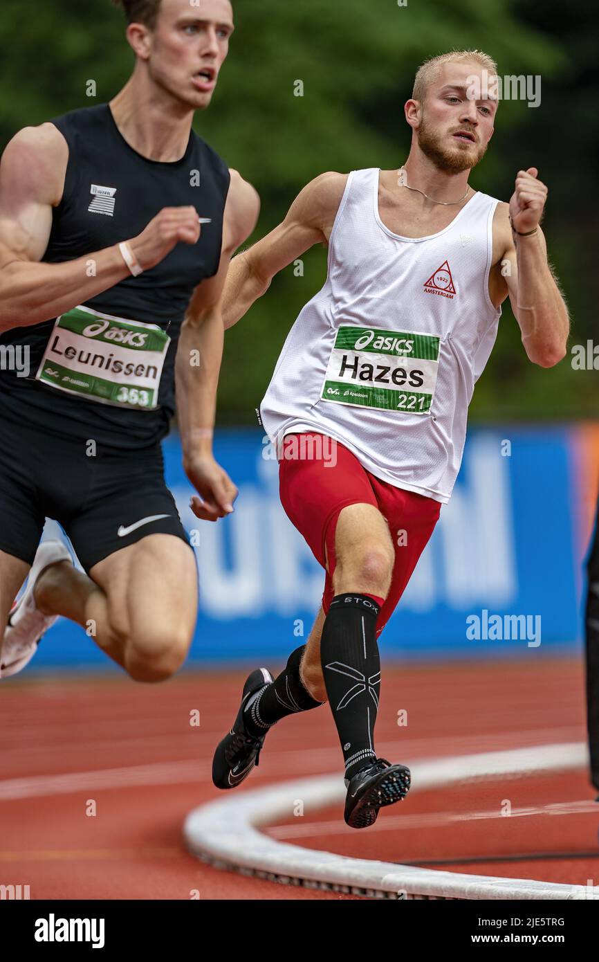200 meters men hi-res stock photography and images - Alamy