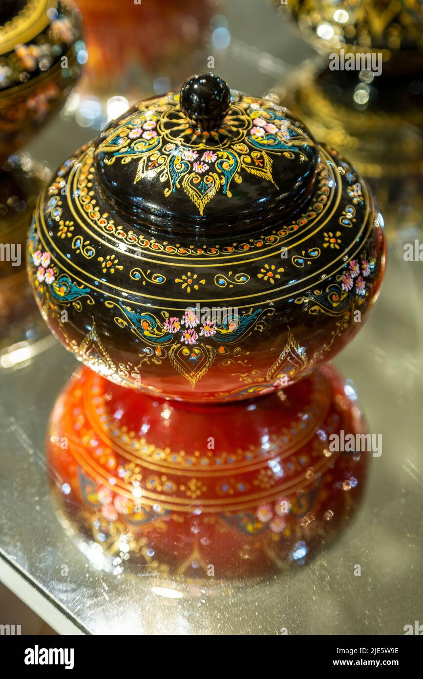 Black and gold lacquer hi-res stock photography and images - Alamy