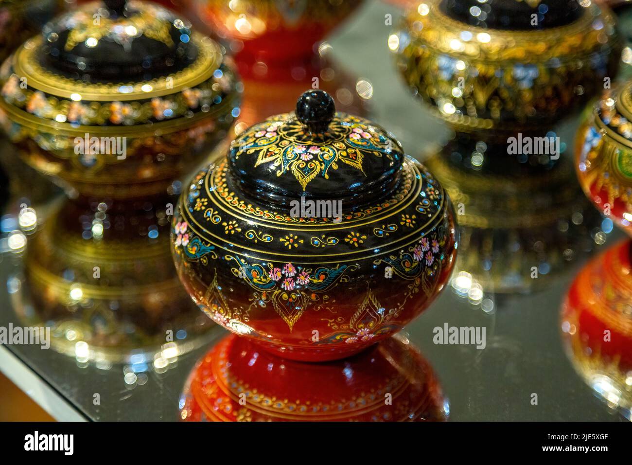 Lacquer hi-res stock photography and images - Alamy