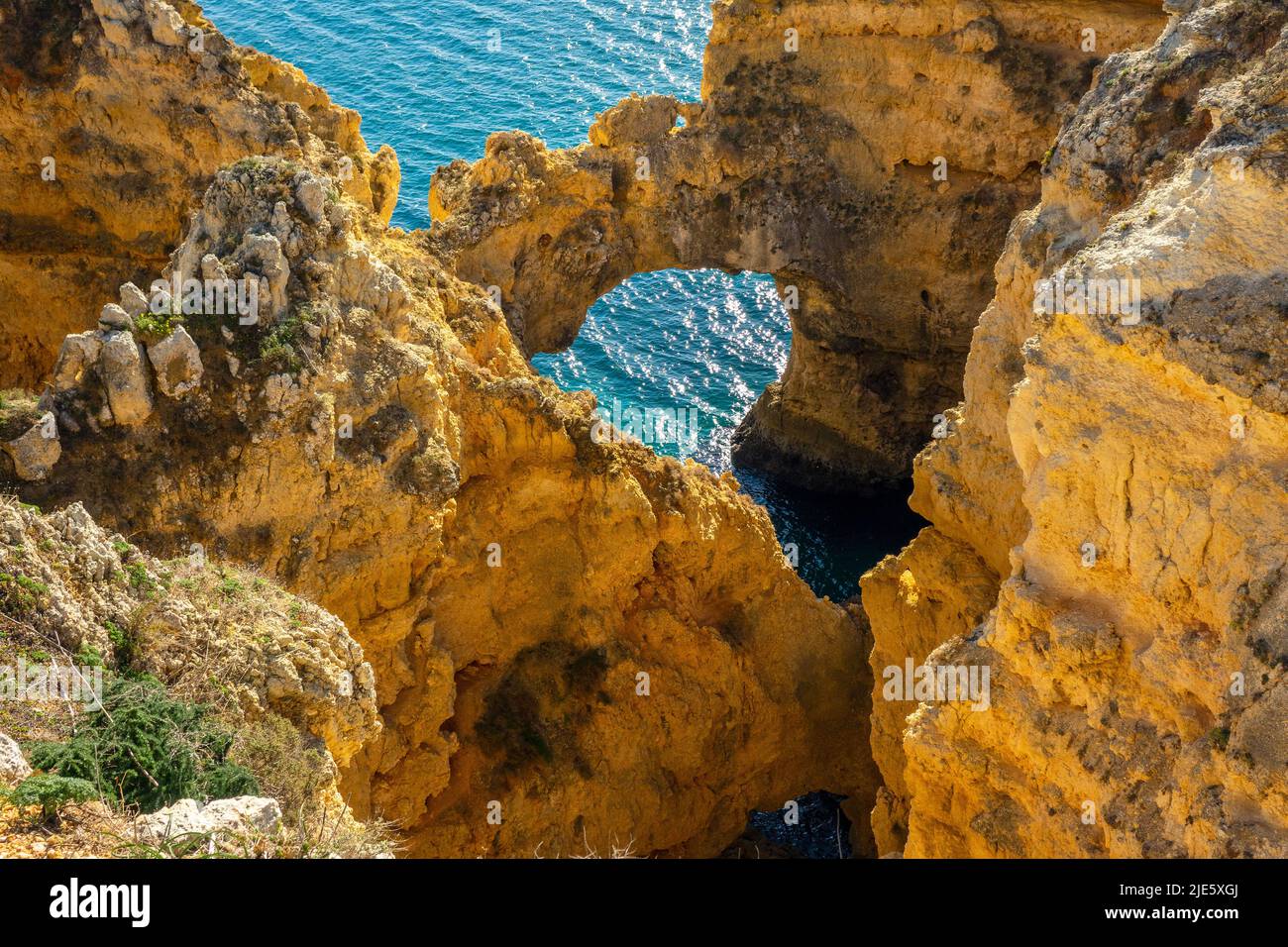 Sedimentary rock formation by sea hi-res stock photography and images ...