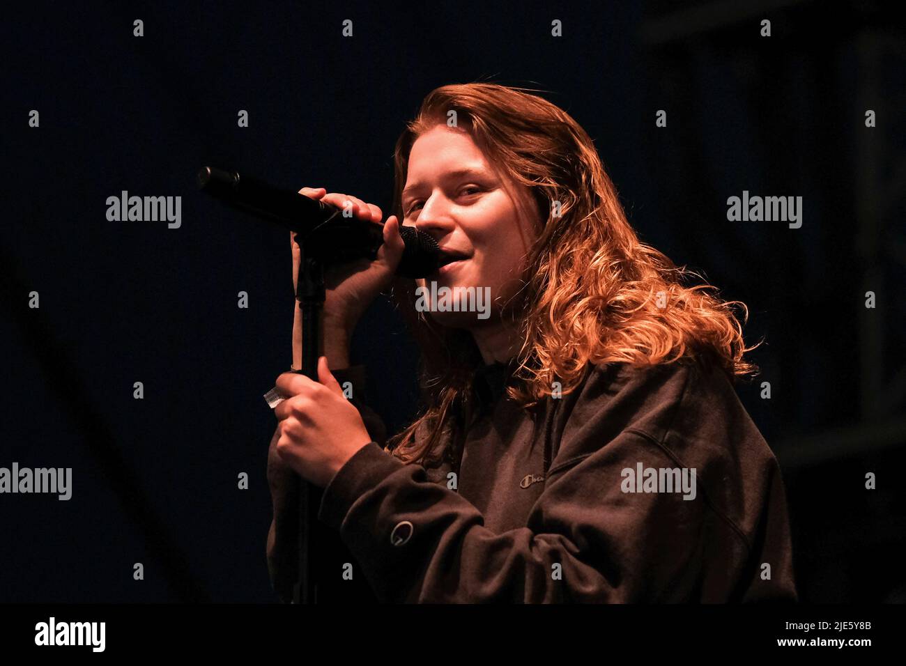 Pilton, UK. 24th June, 2022. Scandipop Norwegian indie pop artist ...