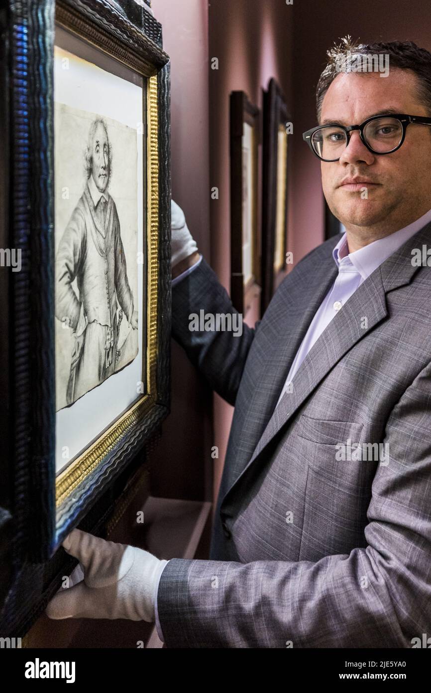 2022-06-23 17:19:11 MAASTRICHT - Art dealer Christopher Bishop at the ...