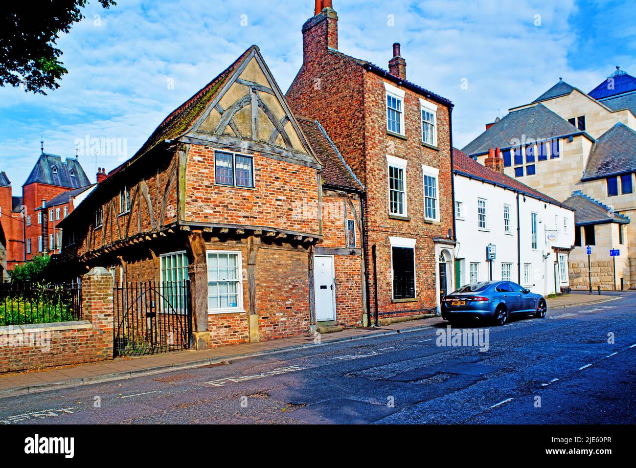 Timber framed york house hi-res stock photography and images - Alamy