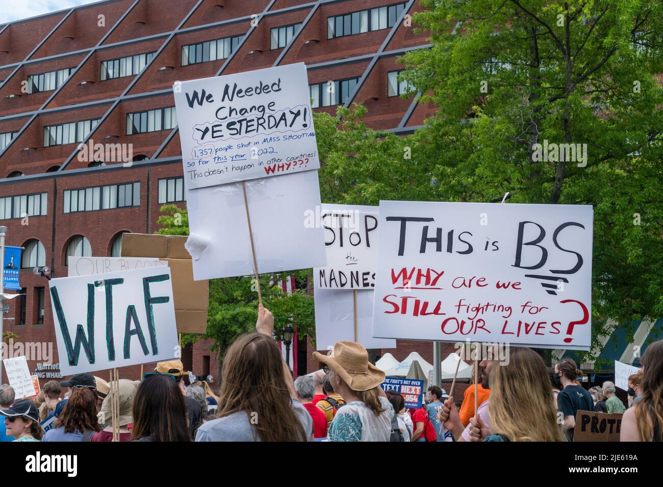 Anti gun signs hi-res stock photography and images - Alamy
