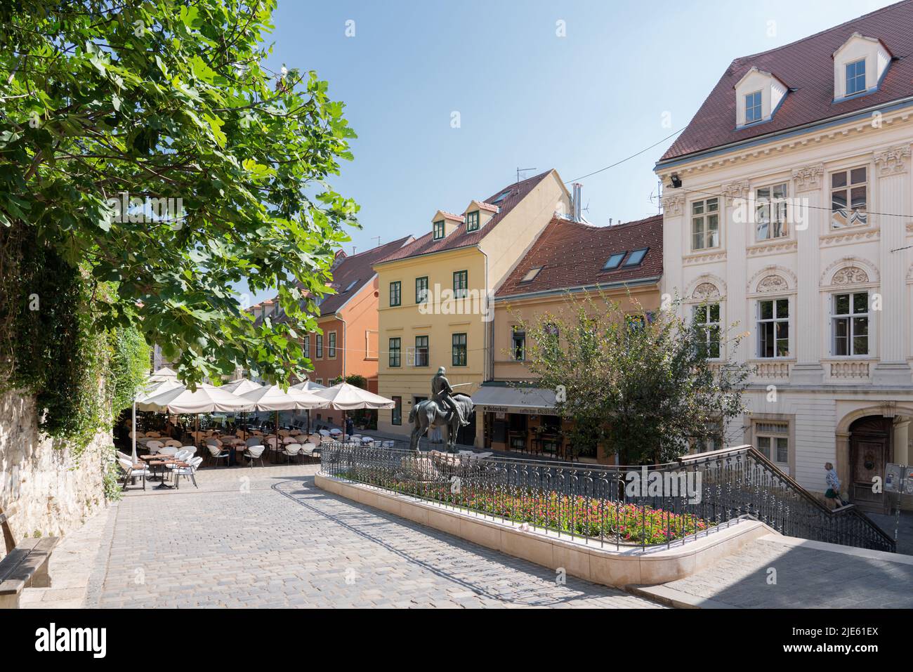 ZAGREB, CROATIA - JULY 29, 2021: Busy Streets Of Downtown Zagreb City ...
