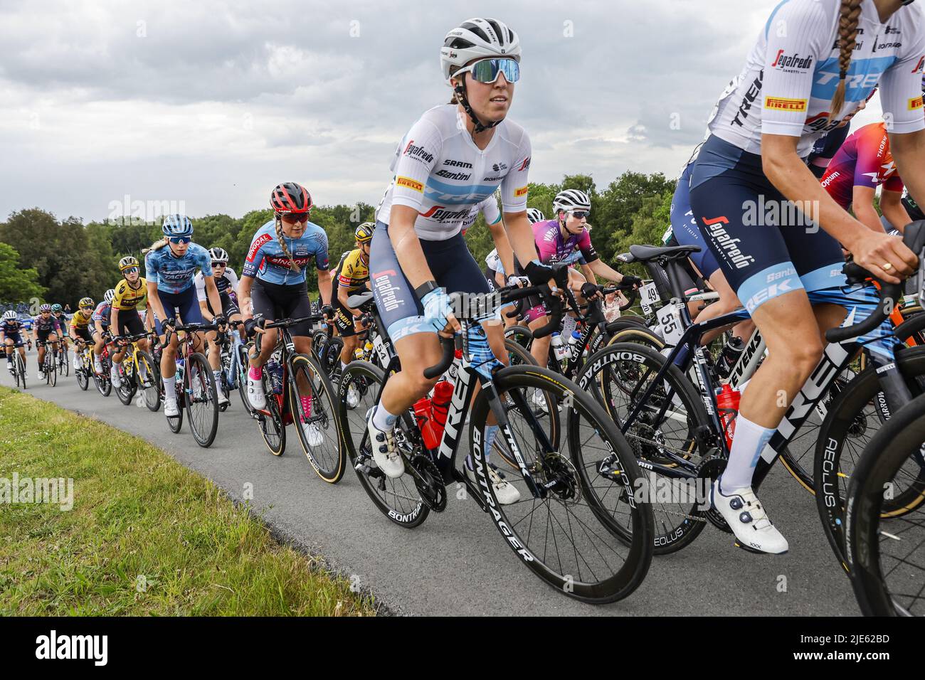 EMMEN - Cyclist Shirin van Anrooij in action during the National ...