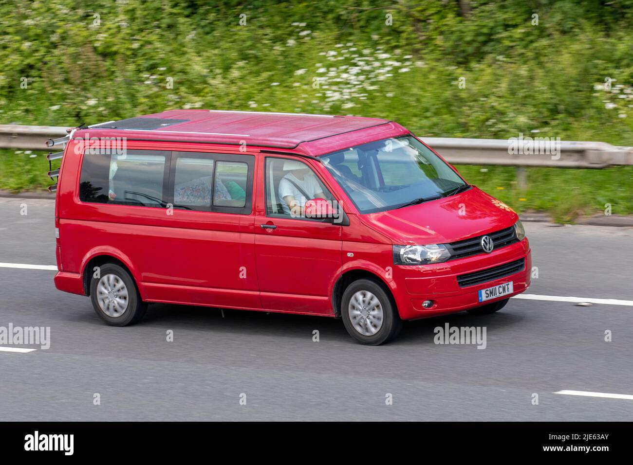 2011 red VW Volkswagen T-Porter T32 Se 140Tdi Lw Tdi 140 LWB LCV 1968cc ...
