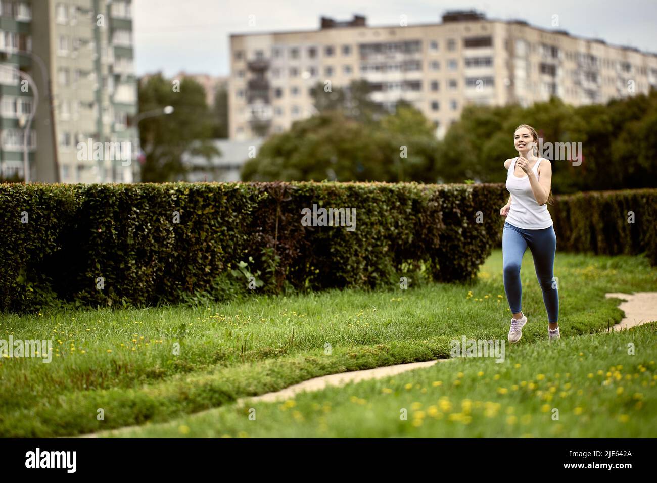 29 year old woman in hi-res stock photography and images - Alamy
