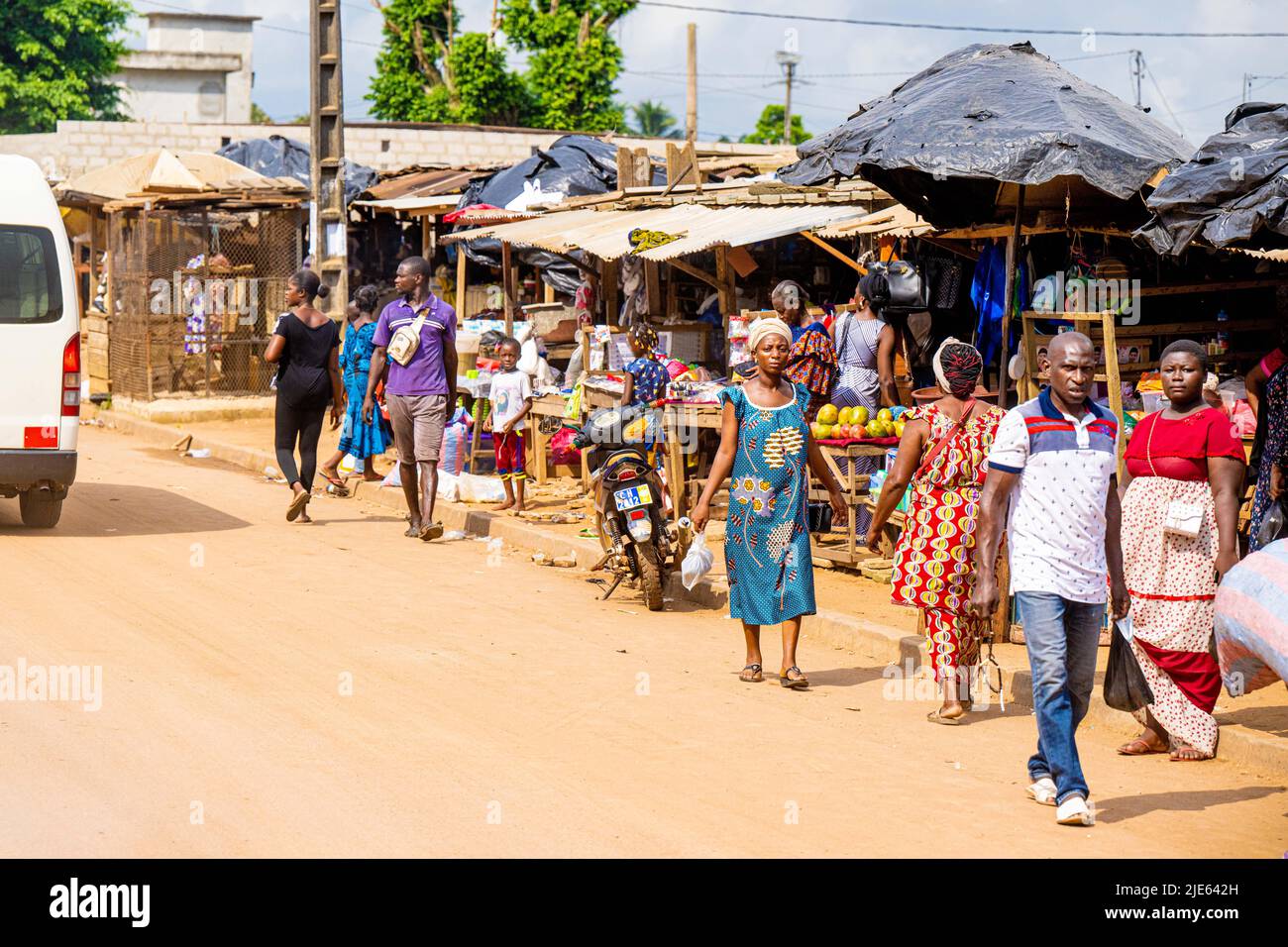 Daily life, people on the streets in Ivory Coast, Cote d'Ivoire, de ...