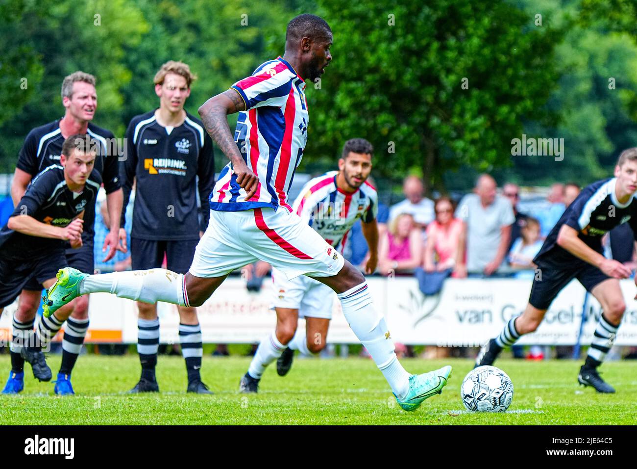 Jeremy bokila hi-res stock photography and images - Alamy