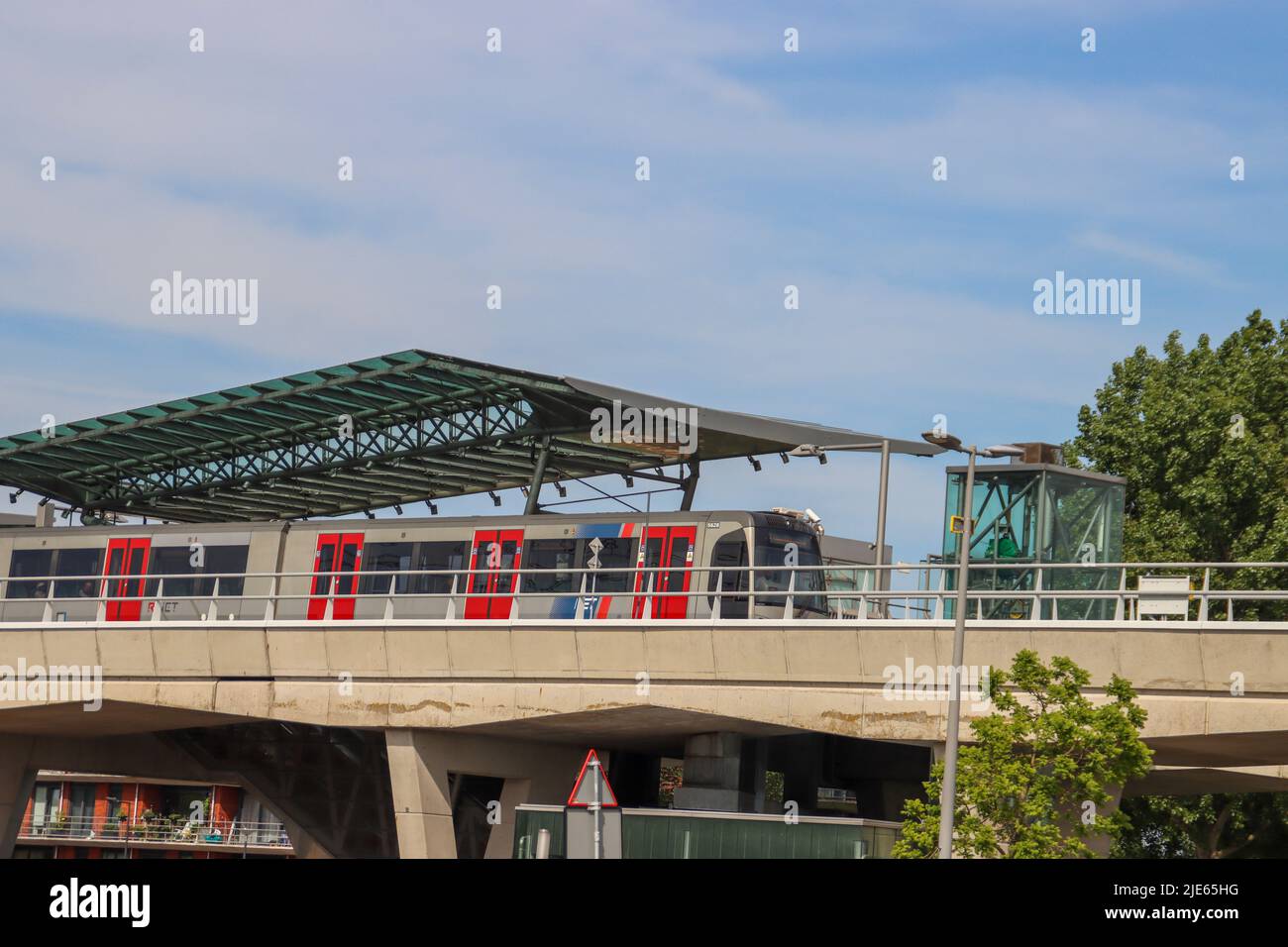 Netherlands ret subway train at subway hi-res stock photography and ...