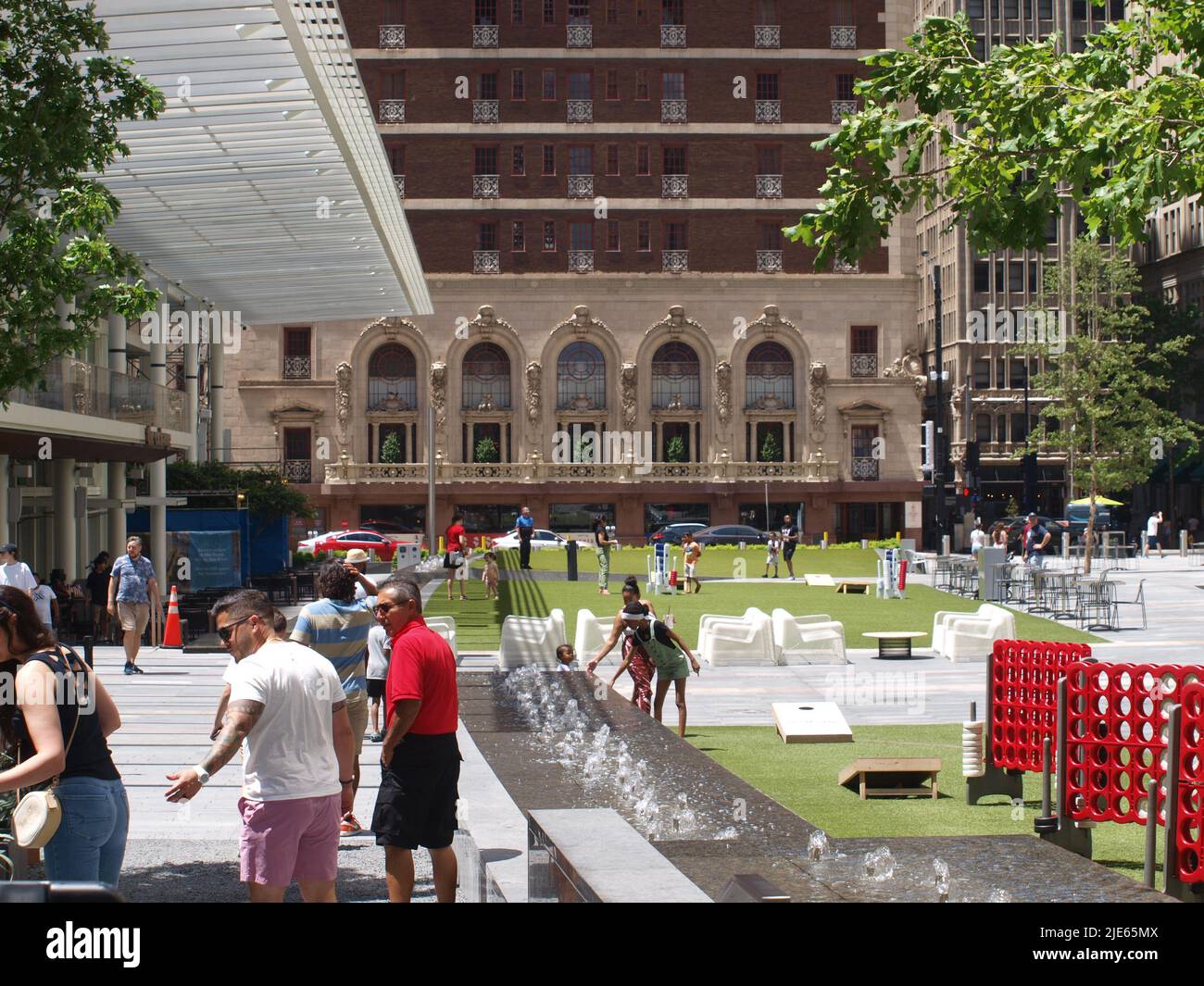 Shell arch for selfies hi-res stock photography and images - Alamy