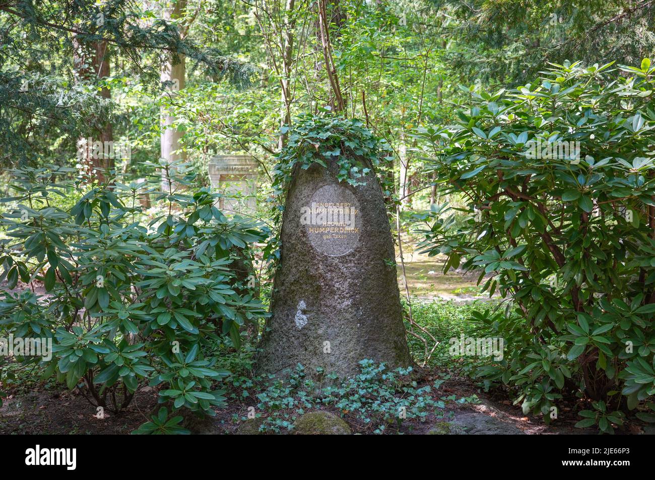 02 May 2022, Brandenburg, Stahnsdorf: Gravestone of Engelbert ...