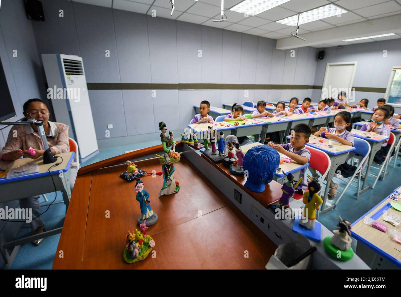 Class activities hi-res stock photography and images - Alamy