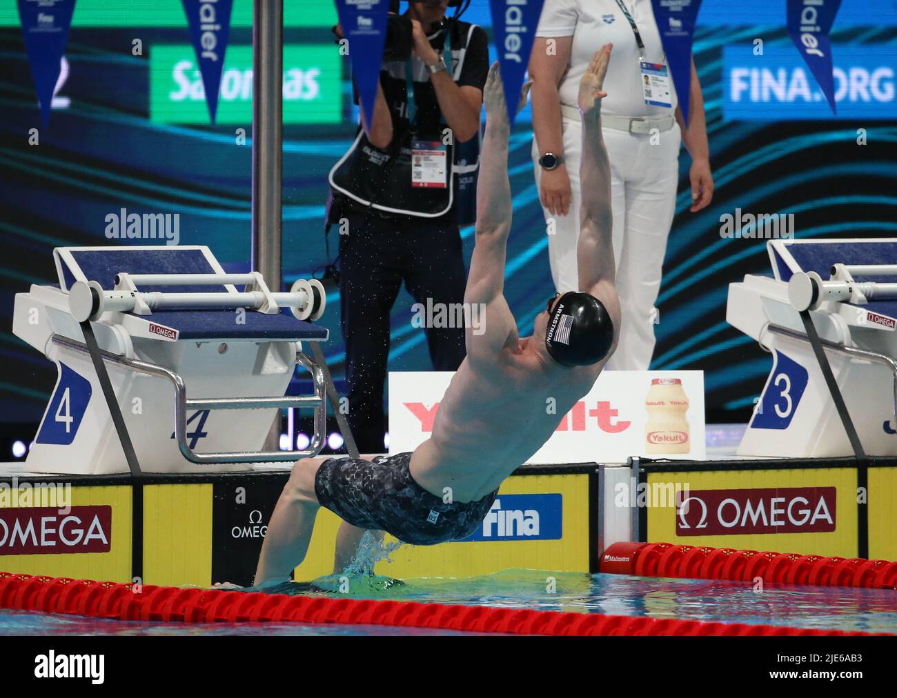 Hunter Armstrong of USA 1/2 Finale 100 M Backstroke Men during the 19th ...
