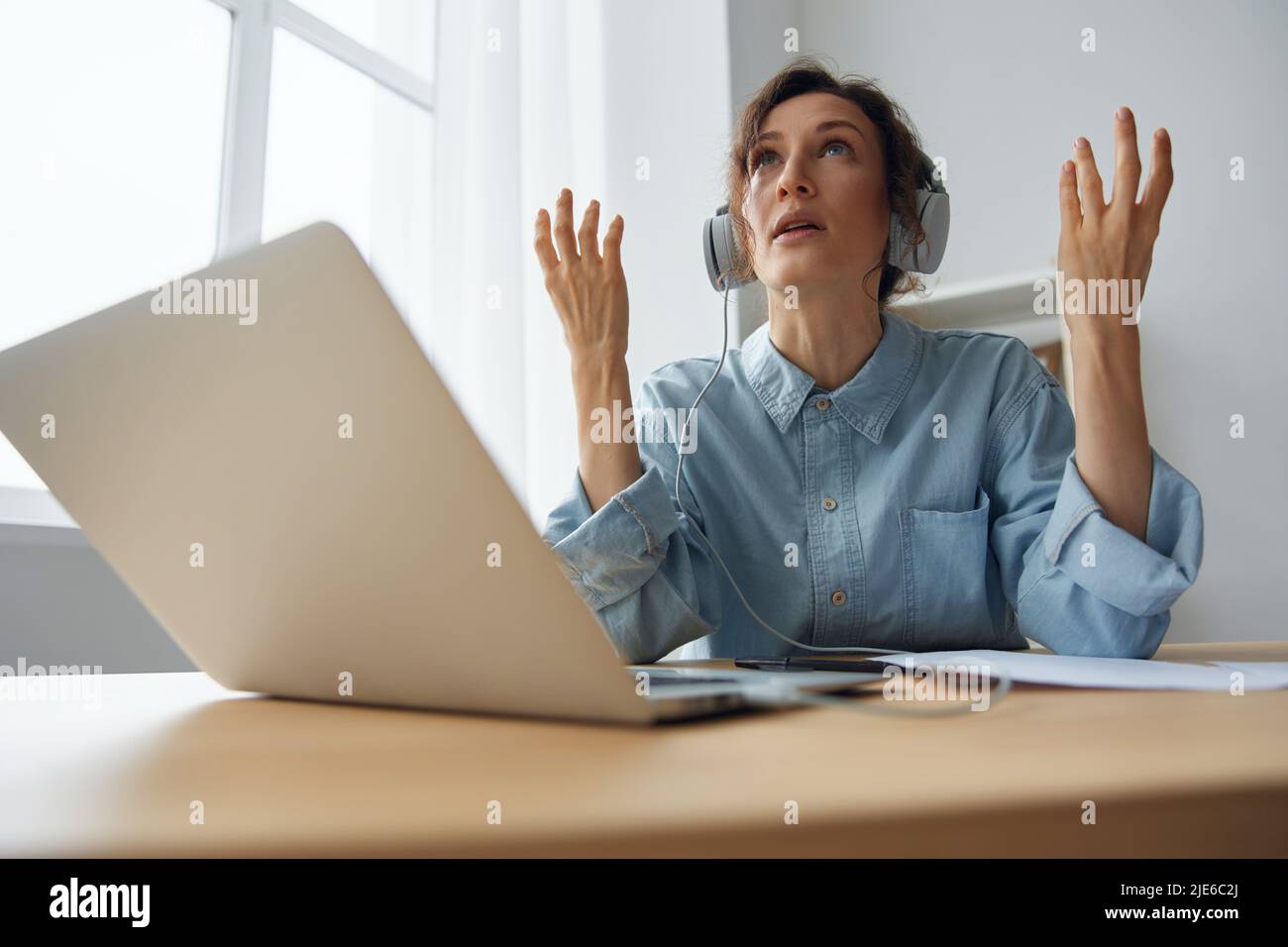 PC software failure. Angry businesswoman lost all important documents ...