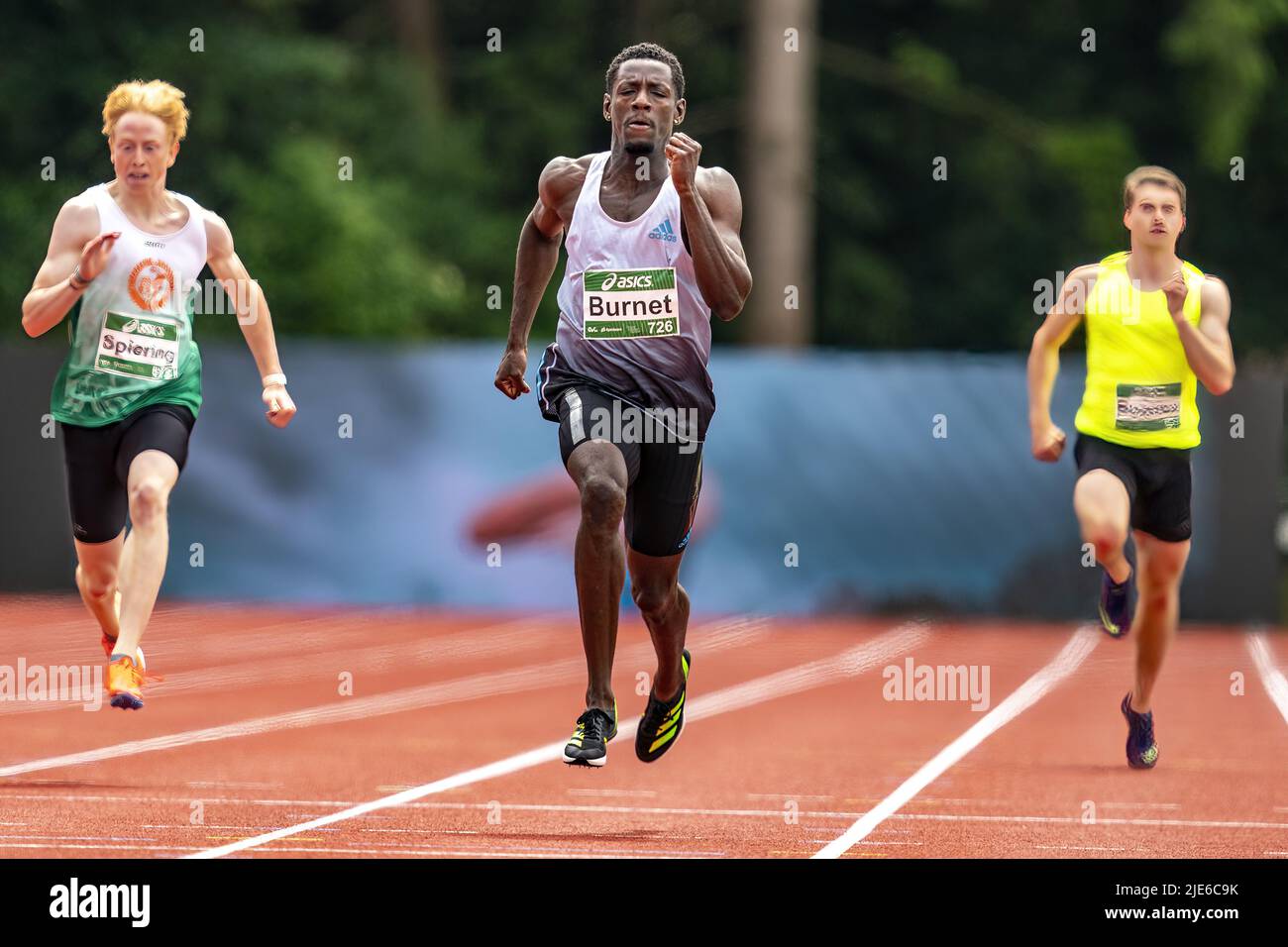 APELDOORN - Athlete Taymir e Burnet during the semi-final 200 meters at ...