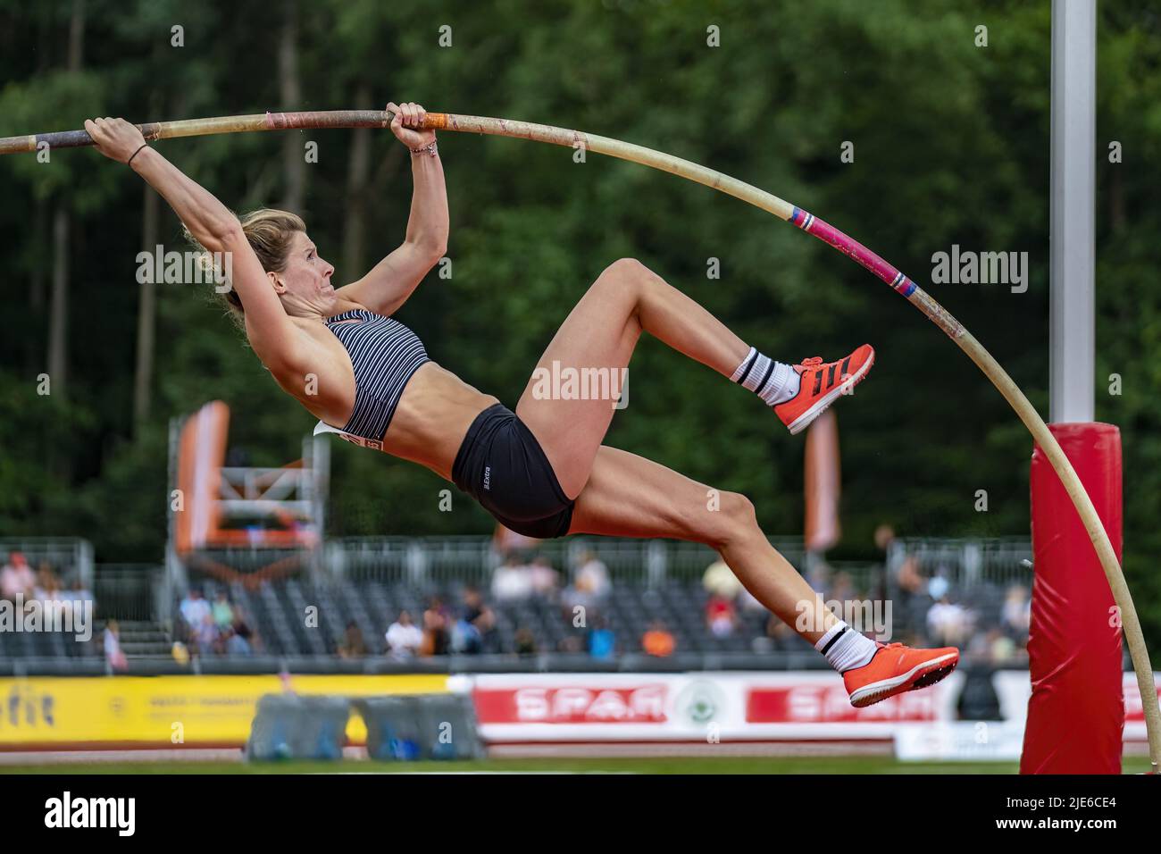 APELDOORN - Athlete Femke Pluim during the pole vault event at the ...