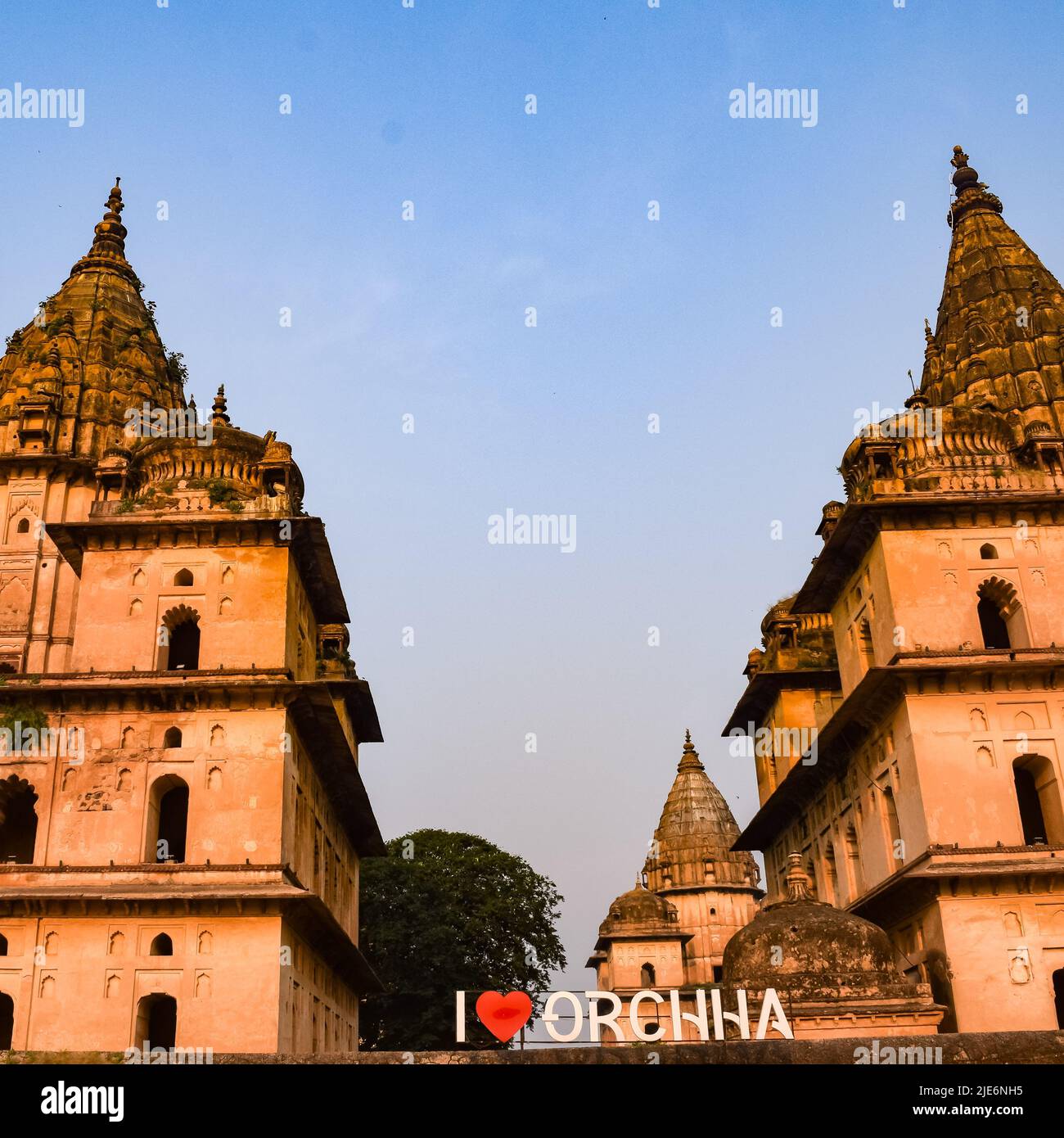 Morning View of Royal Cenotaphs (Chhatris) of Orchha, Madhya Pradesh ...