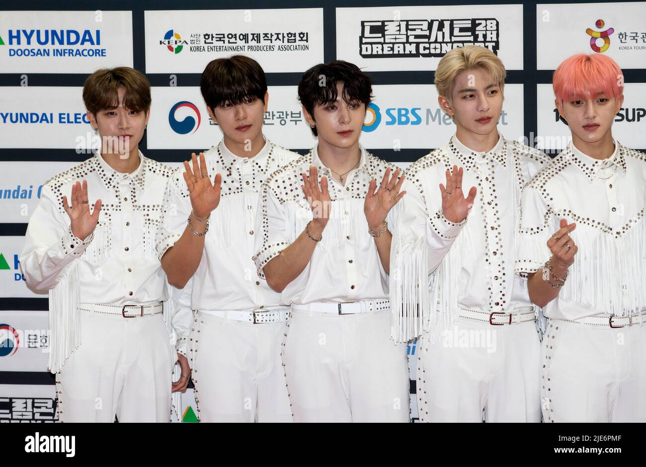 Golden boys show hi-res stock photography and images - Alamy