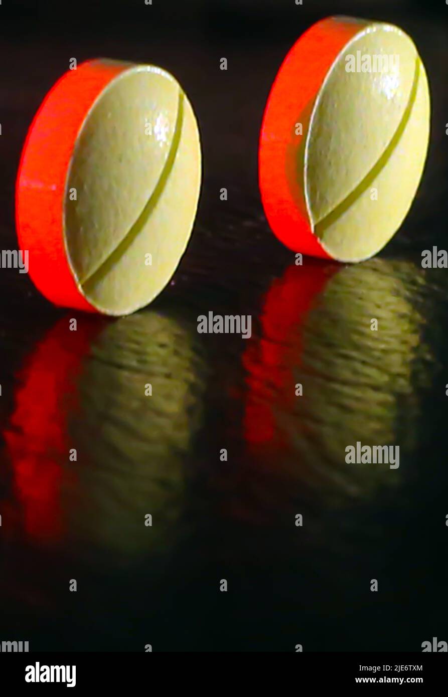 Paracetamol tablet, drug, medicine to relieve pain and reduce fever ...