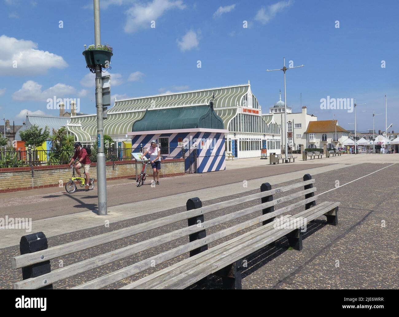 Lowestoft promenade seaside resort east hi-res stock photography and ...