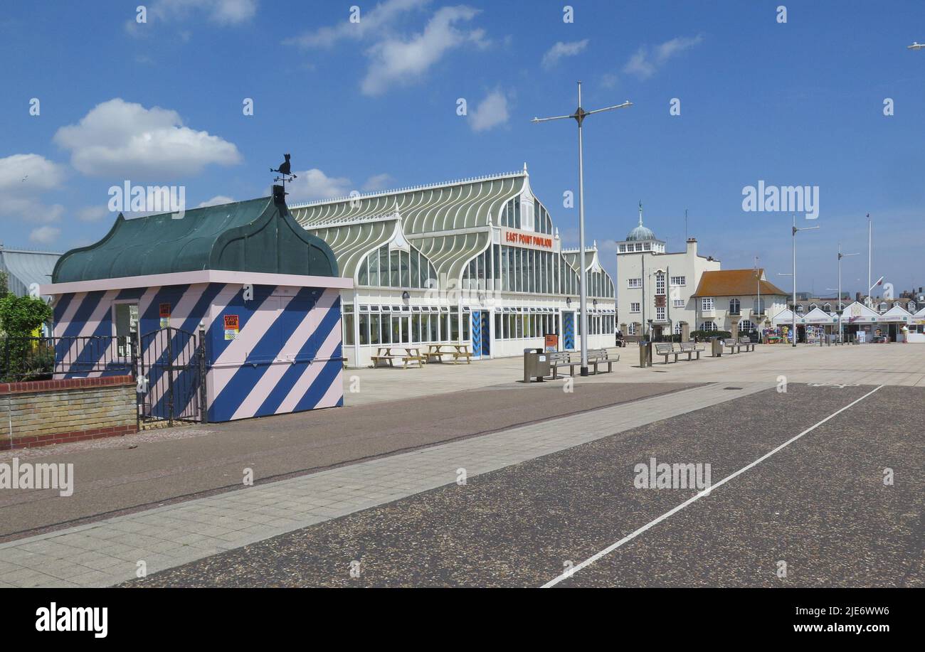 Lowestoft promenade seaside resort east hi-res stock photography and ...
