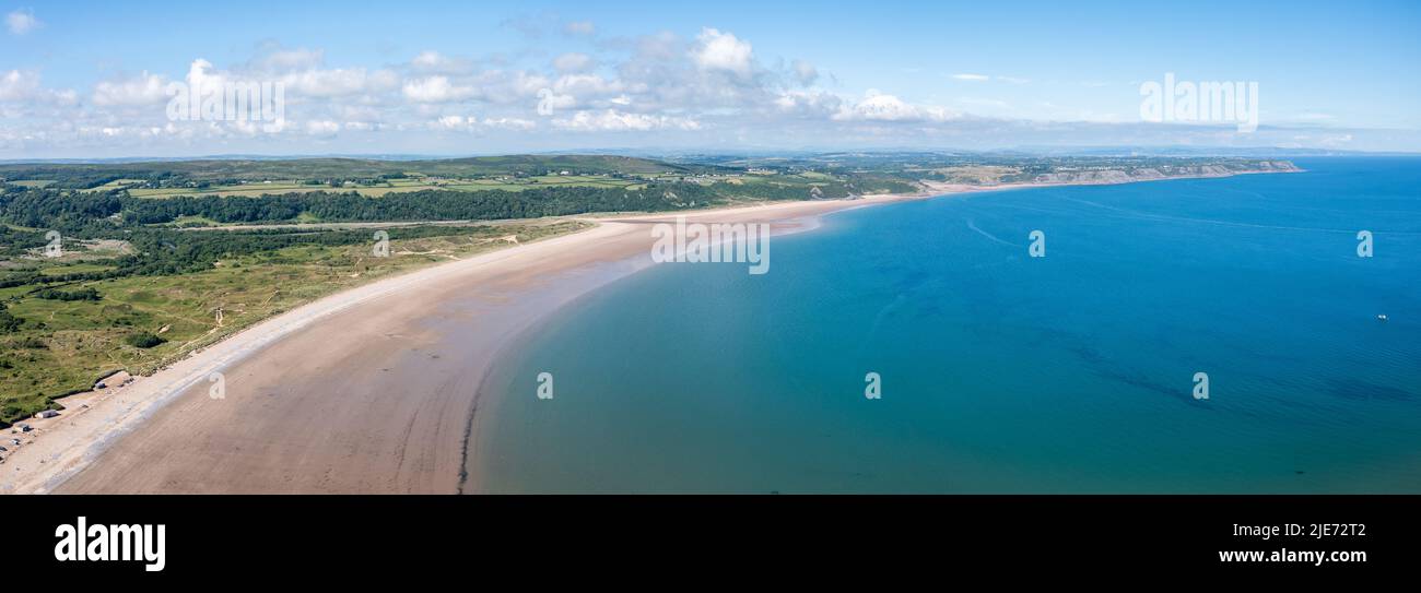 Oxwich Bay on the Gower peninsula in Swansea, UK Stock Photo - Alamy