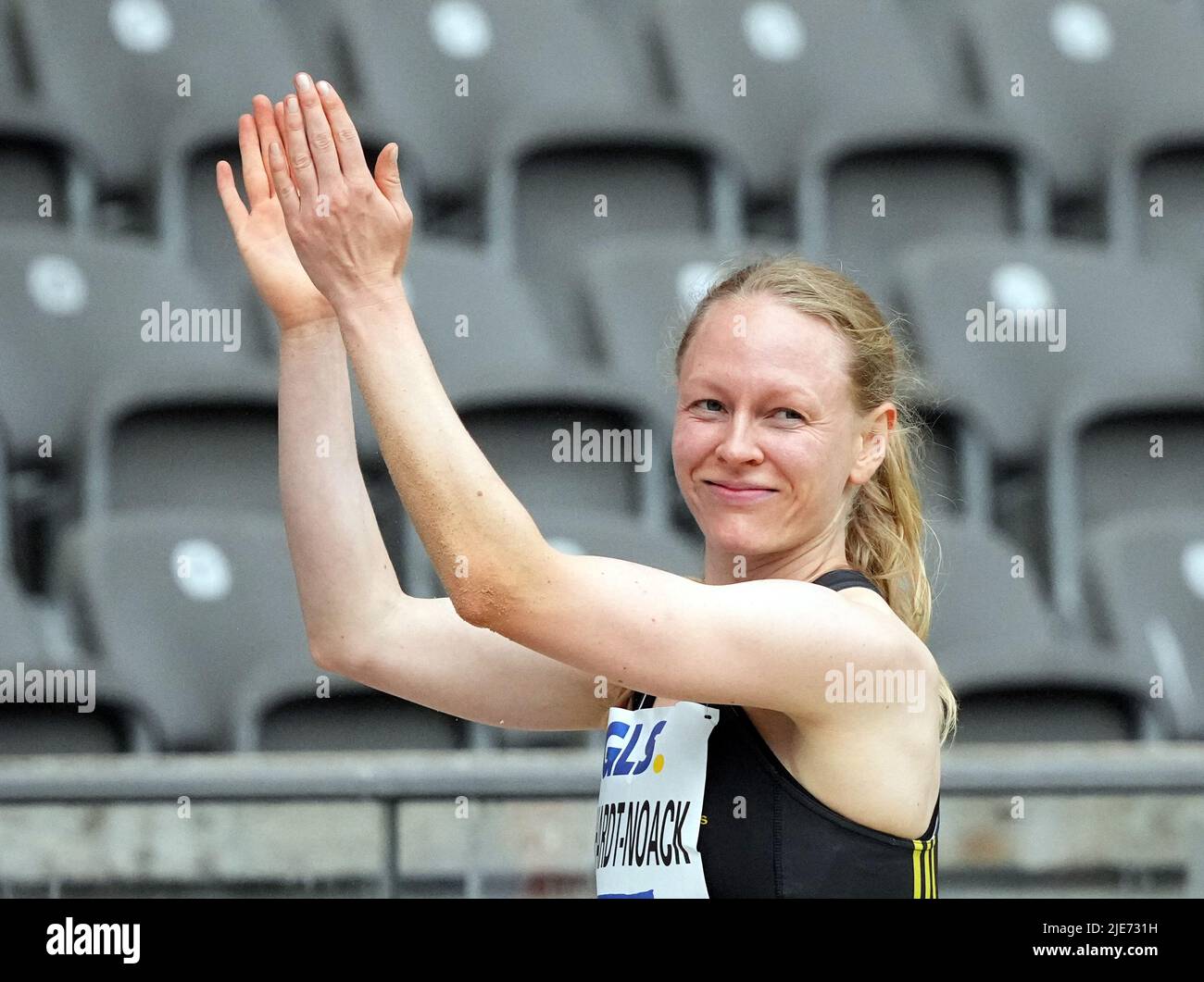 Neele eckhardt triple jump hi-res stock photography and images - Alamy