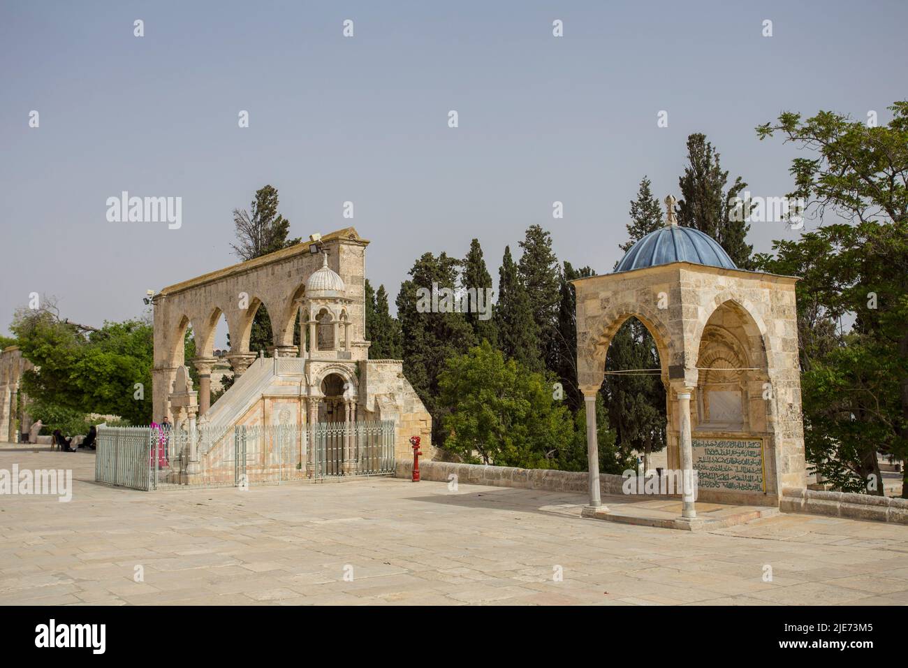 Al-Aqsa Mosque, the Dome of the Rock and the squares of the city of ...