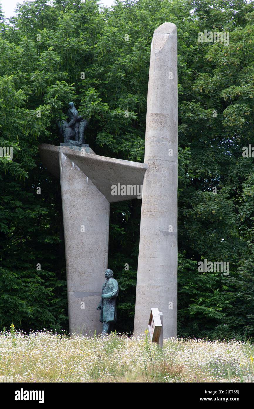 The Troelstra monument Westbroekpark, Scheveningen, Den Haag The ...